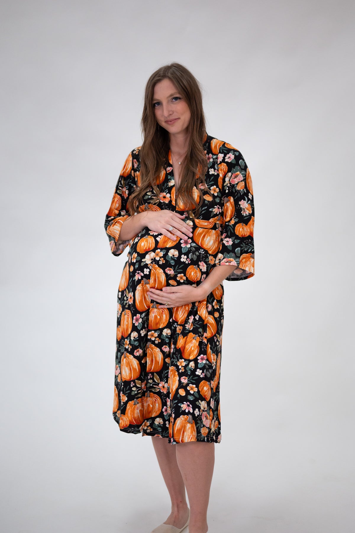 Stylish, comfortable birth gowns, bump-friendly maternity clothes – Lila
