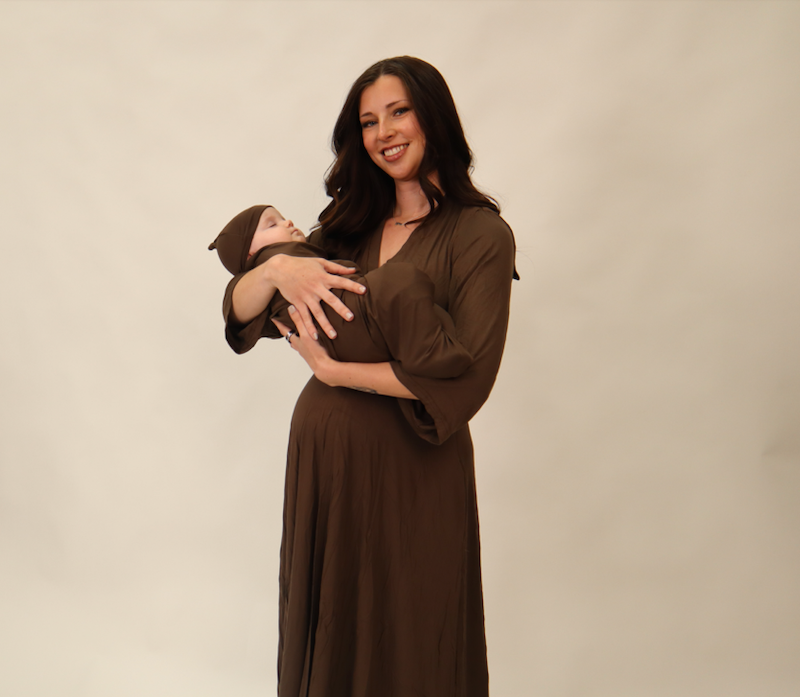 Stylish, comfortable birth gowns, bump-friendly maternity clothes – Lila