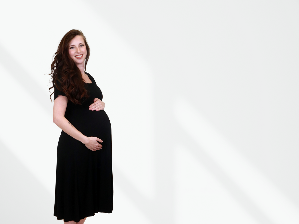 Stylish, comfortable birth gowns, bump-friendly maternity clothes – Lila