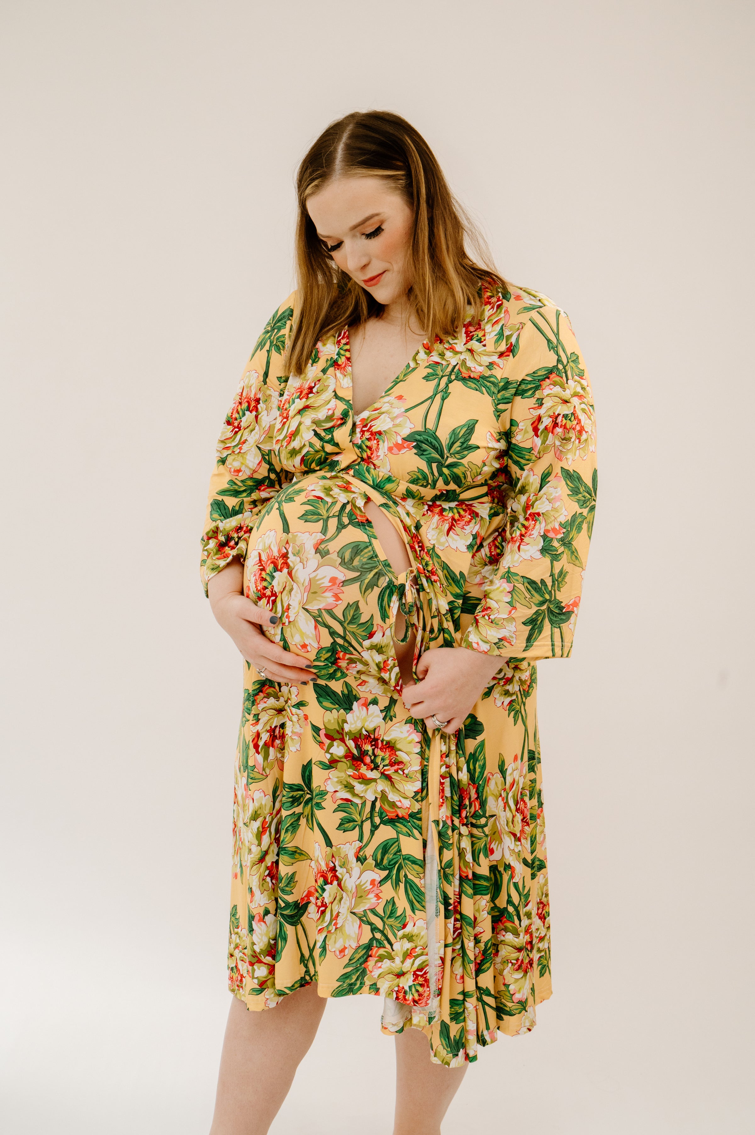 Stylish, comfortable birth gowns, bump-friendly maternity clothes – Lila