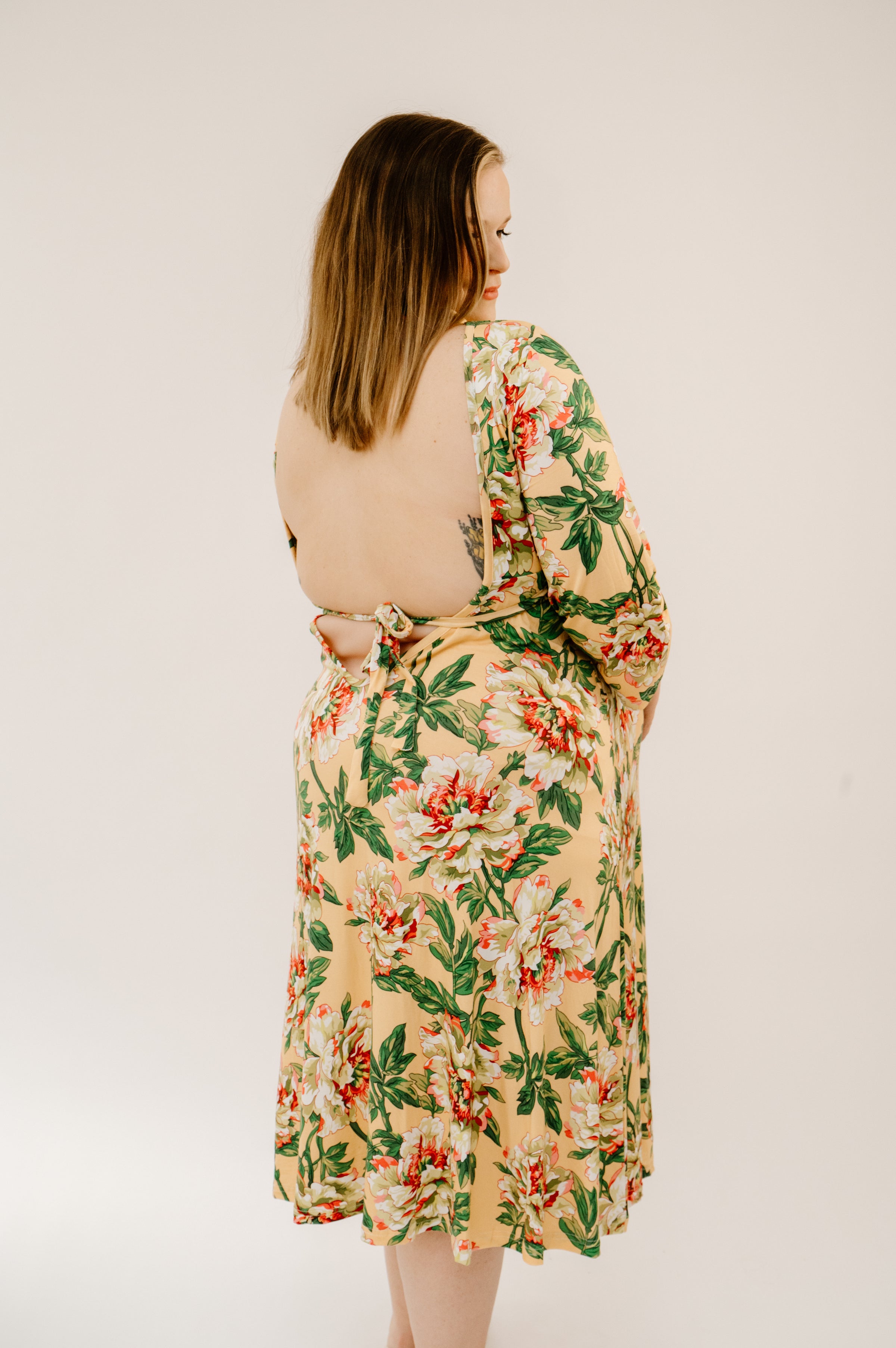 Stylish, comfortable birth gowns, bump-friendly maternity clothes – Lila