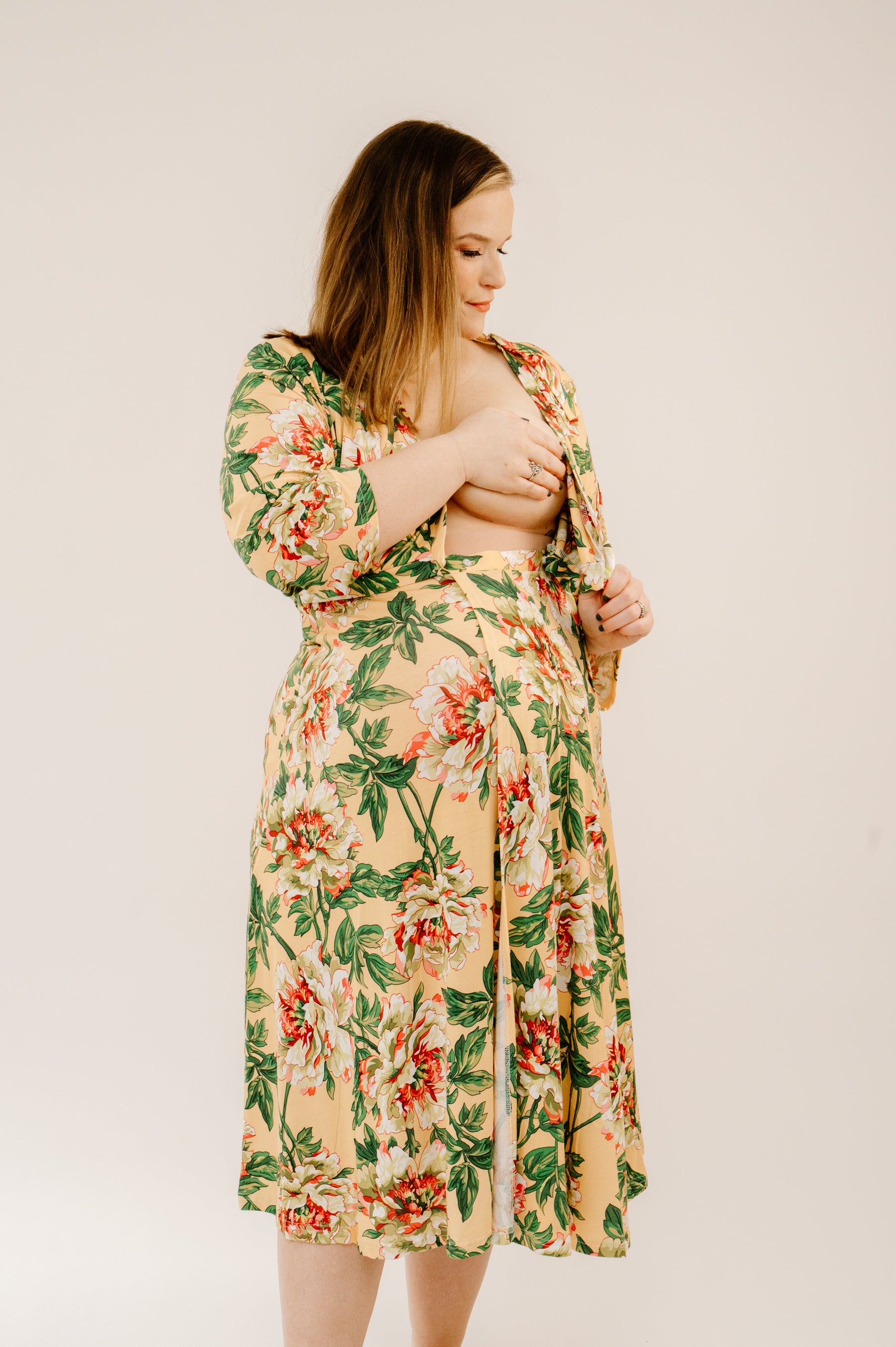 Stylish, comfortable birth gowns, bump-friendly maternity clothes – Lila